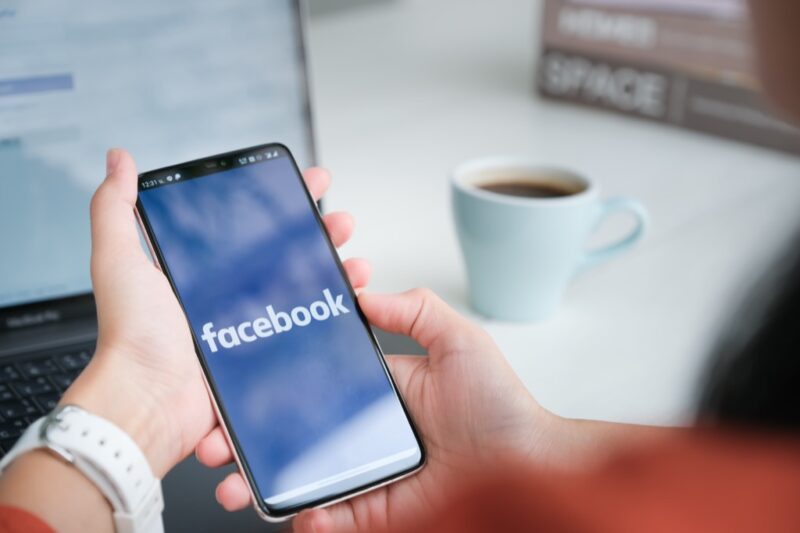 Why Is Facebook Not Working? 9 Fixes for Common Issues