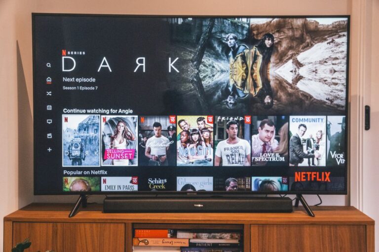 How to Use Netflix’s Play Something Shuffle Feature