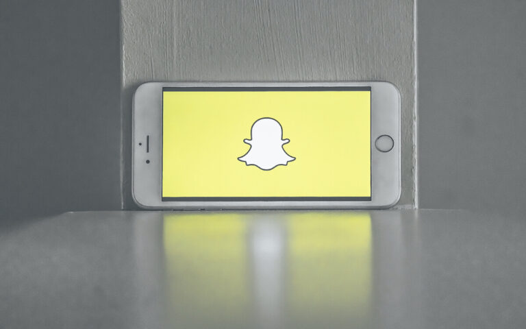 How to Send GIFs on Snapchat