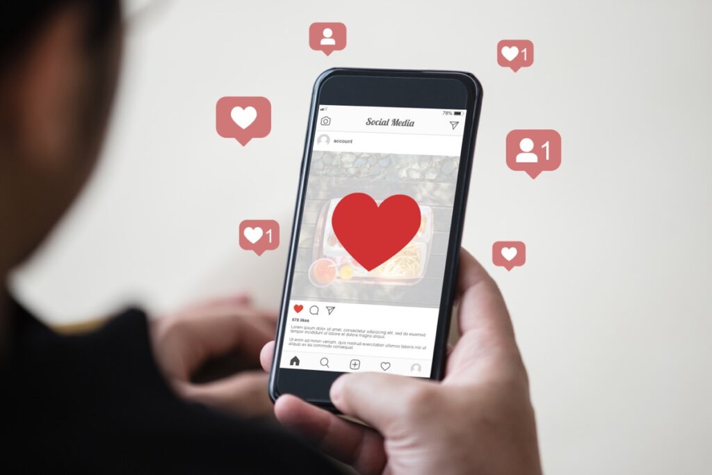 How to React to Messages on Instagram (Mobile and PC)